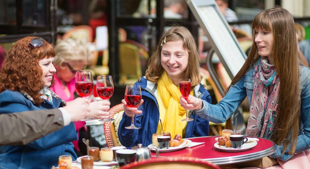 The Best Way to Meet People While Travelling (Even if You’re Shy ...